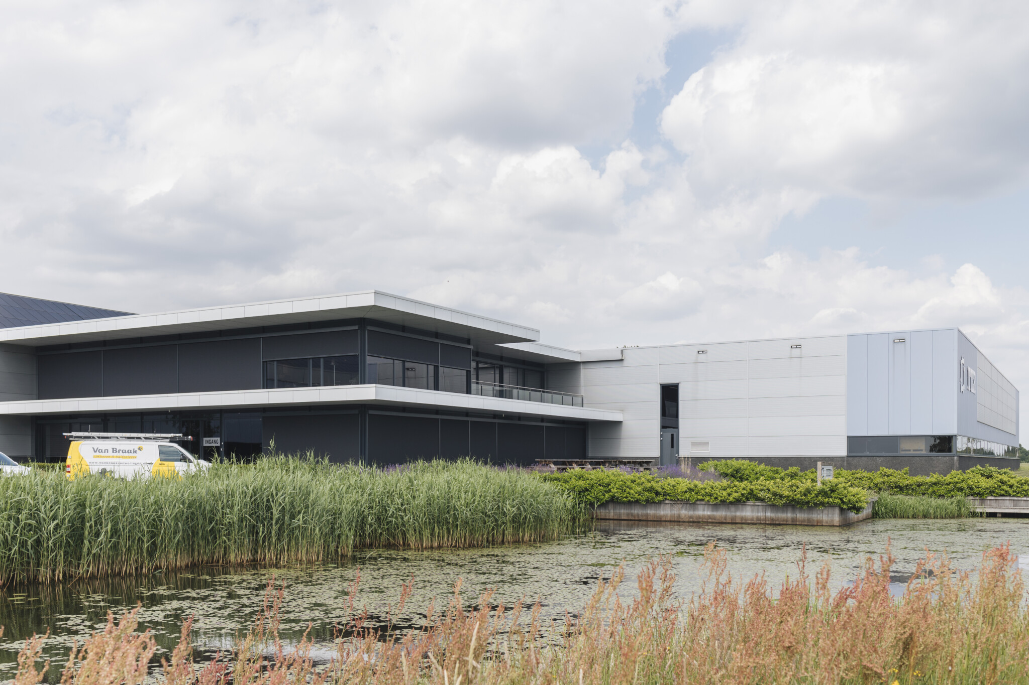 Projectinrichting Itter: Ergonomisch kantoormeubilair op maat ...